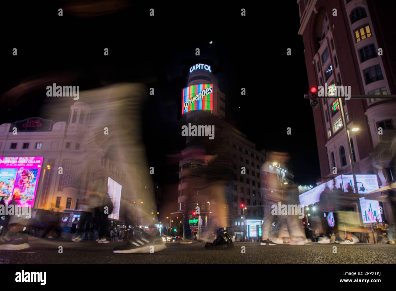 The new sign, which weighs 600 kilos and is 37 meters high, is ...