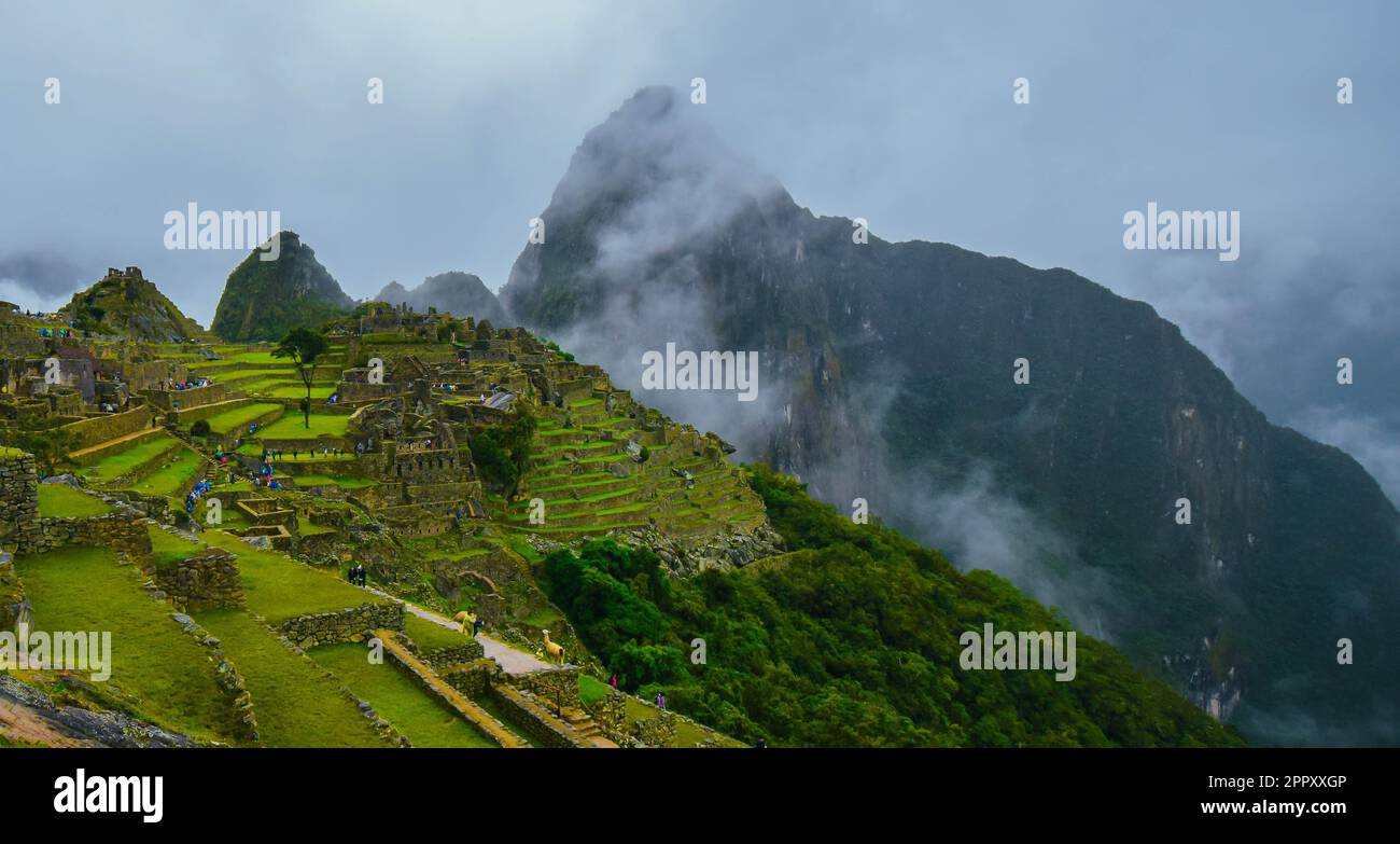 Beautiful landscape of the ancient Incan citadel of Machu Picchu in ...