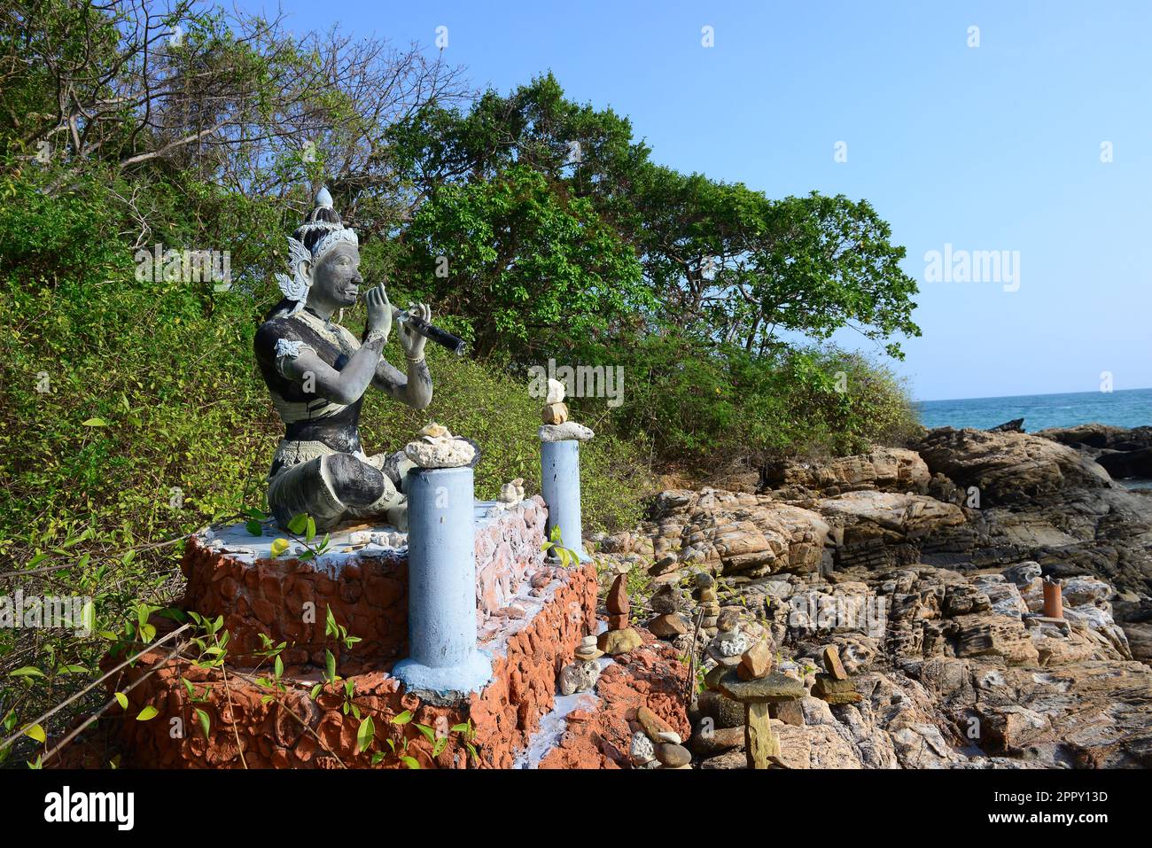 Phra Aphai Mani statue at Sai Kaew Beach, Mu Koh Samet - Khao Laem Ya ...