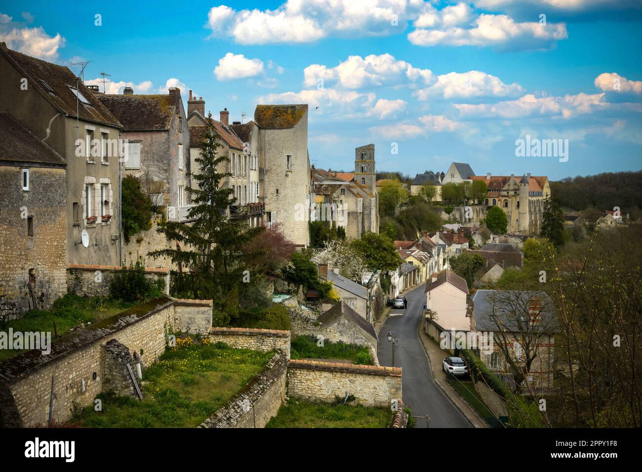 Chateau landon france hi-res stock photography and images - Alamy