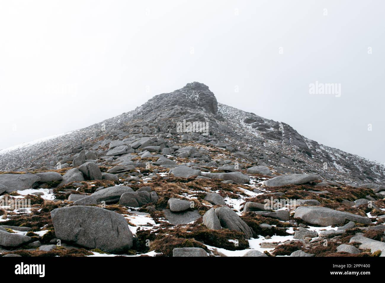 Summit rocks hi-res stock photography and images - Alamy