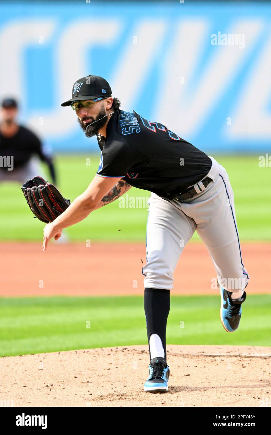 Miami Marlins starting pitcher Devin Smeltzer delivers during the first ...