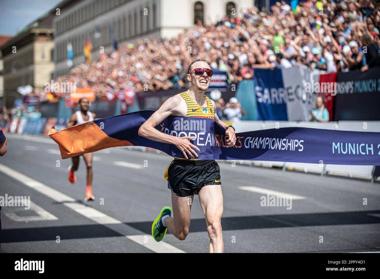 Richard Ringer winning the Marathon at the 2022 European Athletics ...