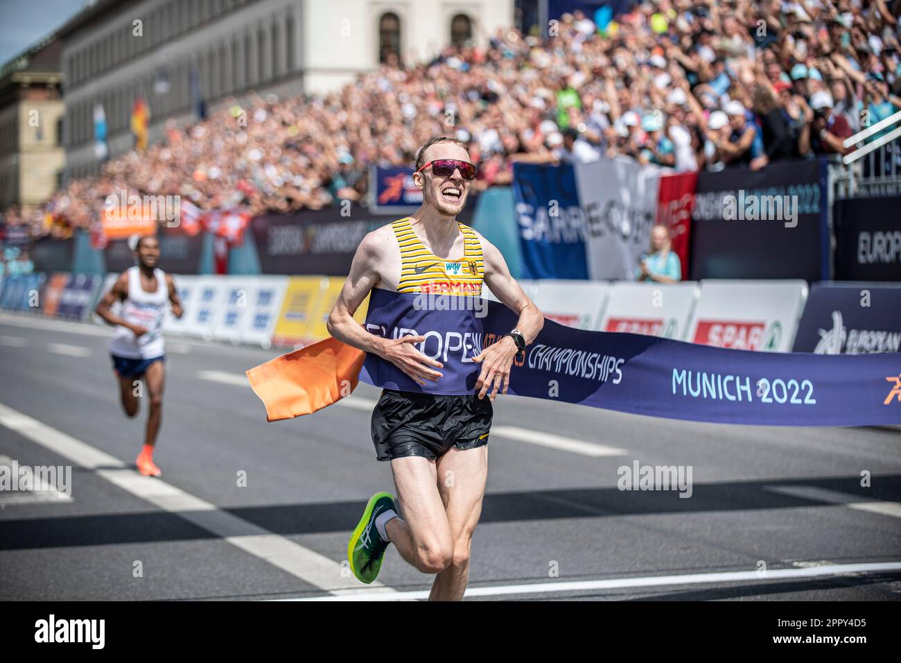 Richard Ringer winning the Marathon at the 2022 European Athletics ...