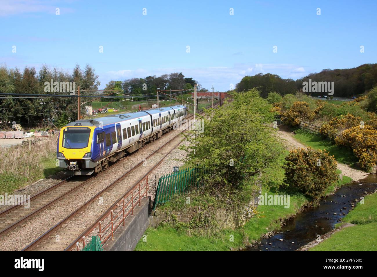 Northern Trains Civity class 195 dmu 195123 on West Coast Main Line in ...