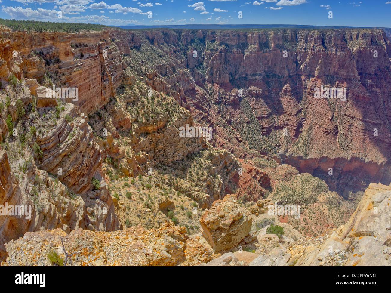 Zuni Point viewed from the southside of Papago Point at Grand Canyon ...