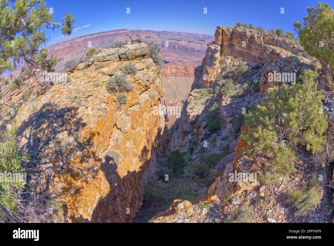 Deep chasm east hi-res stock photography and images - Alamy