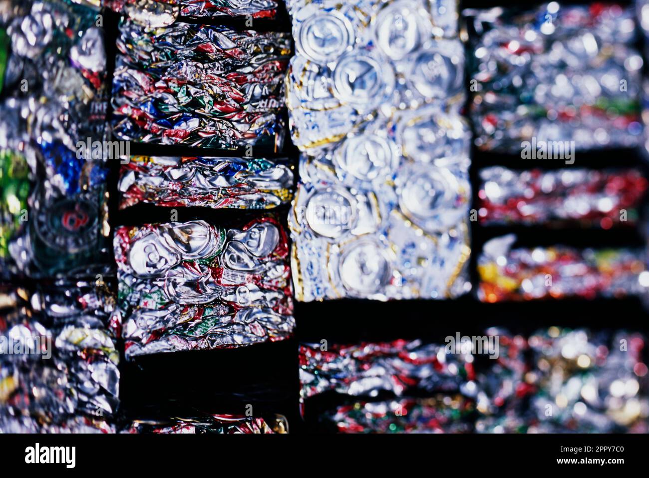 Squashed cans hi-res stock photography and images - Alamy