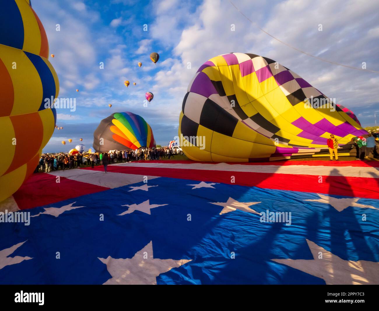 Stars and Stripes hot air balloon, Mass ascension into the sky ...