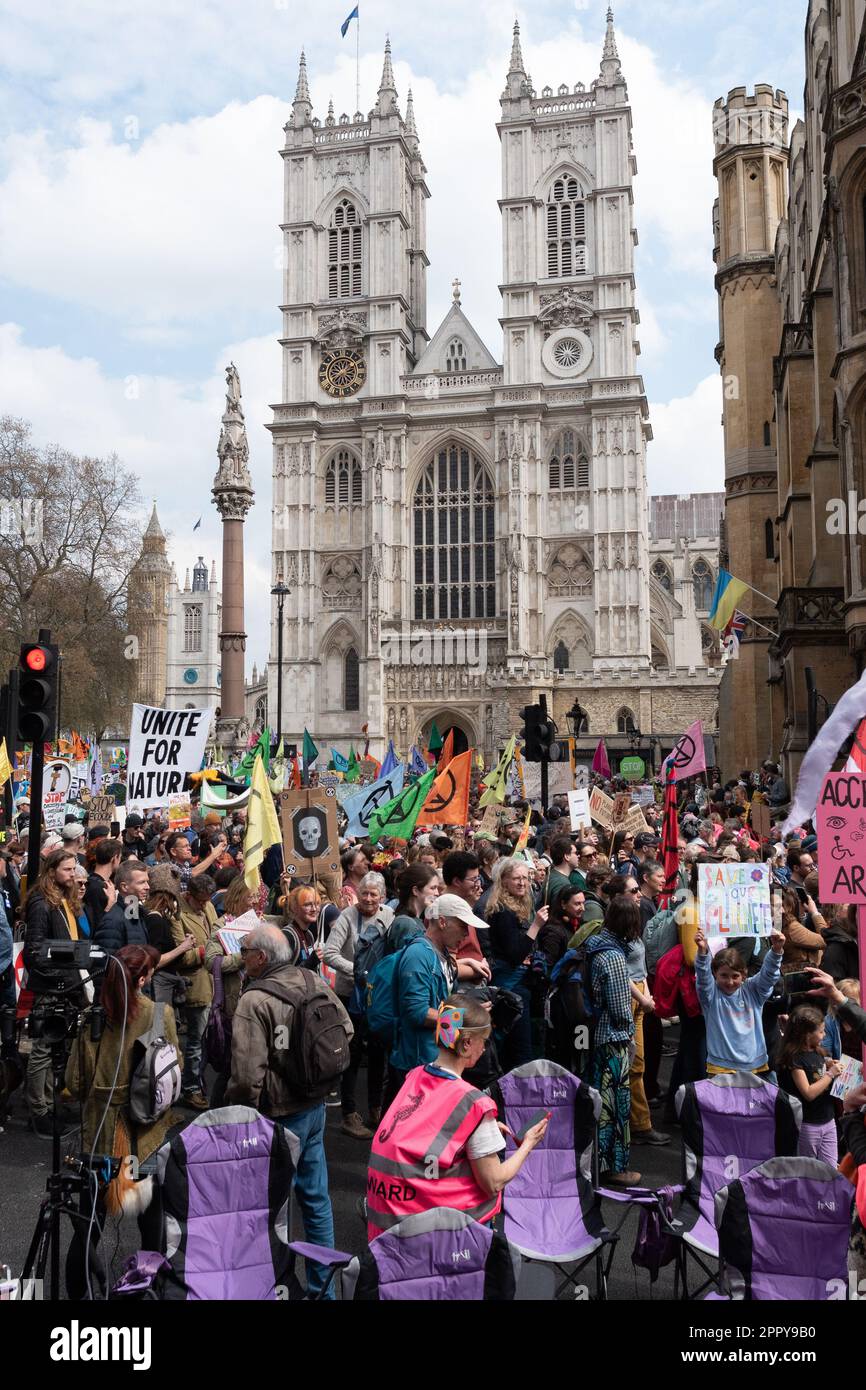 Large crowds gather for a rally in front of Westminster Abbey, London ...