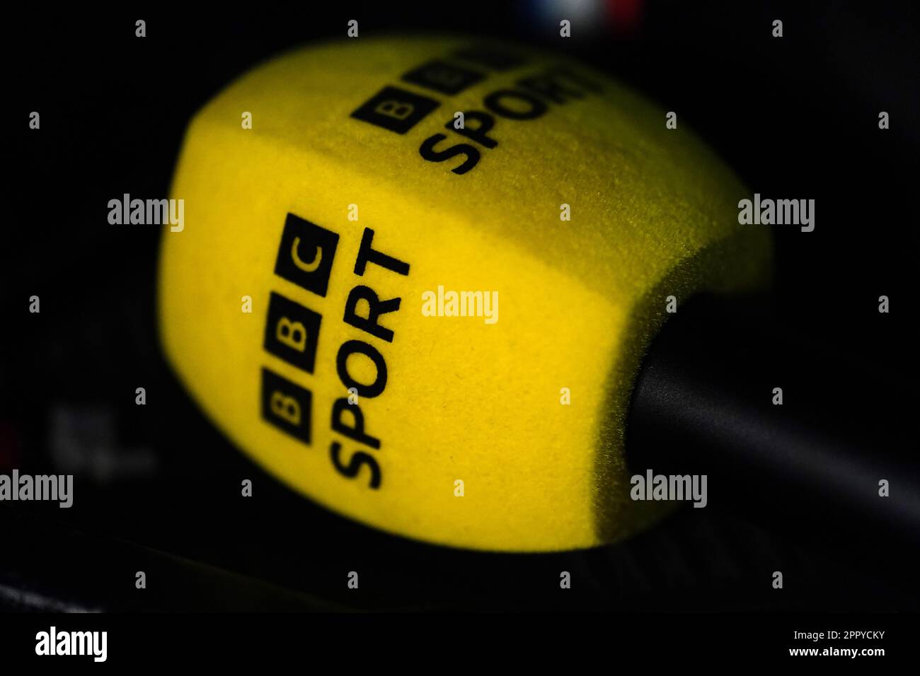 Bbc microphone hi-res stock photography and images - Alamy