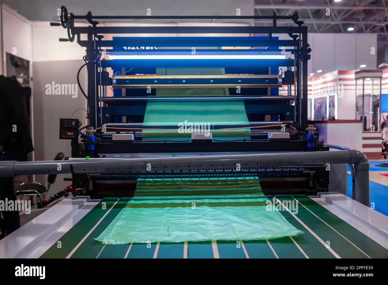 Seal cutting knife hi-res stock photography and images - Alamy