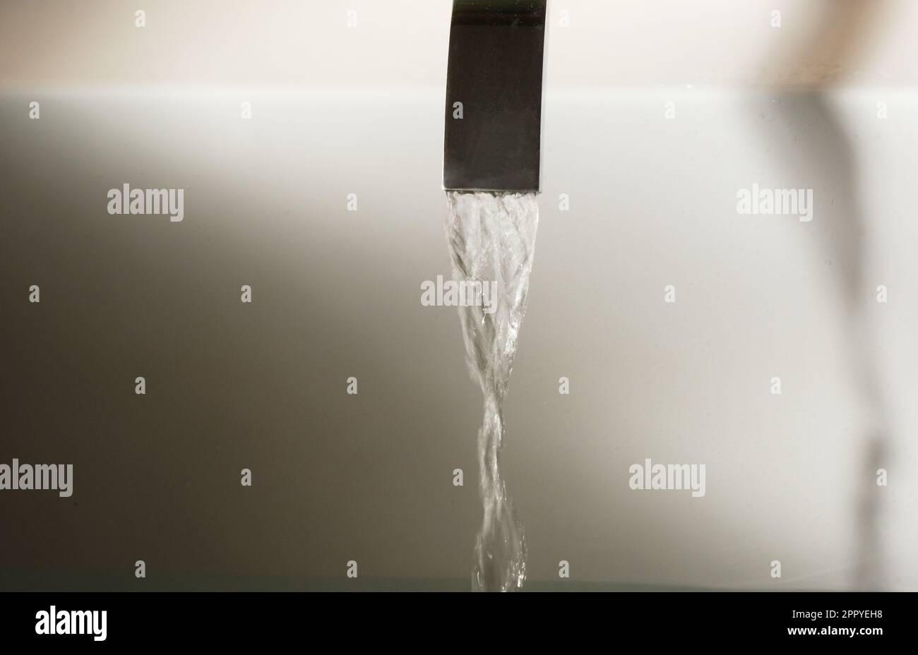 Running water bath hi-res stock photography and images - Alamy