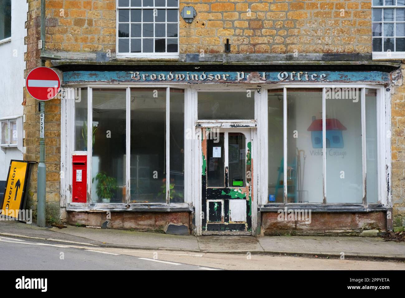 The empty post office at Broadwindsor, Dorset, UK - John Gollop Stock ...