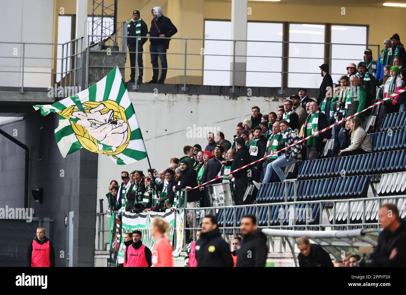 Fotbollsupportrar hi-res stock photography and images - Alamy