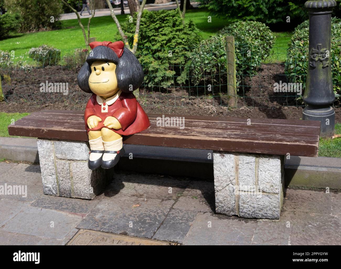 Mafalda statue in Oviedo,Spain Stock Photo - Alamy
