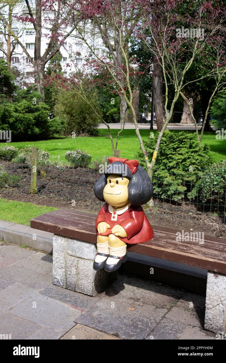 Mafalda statue in Oviedo,Spain Stock Photo - Alamy
