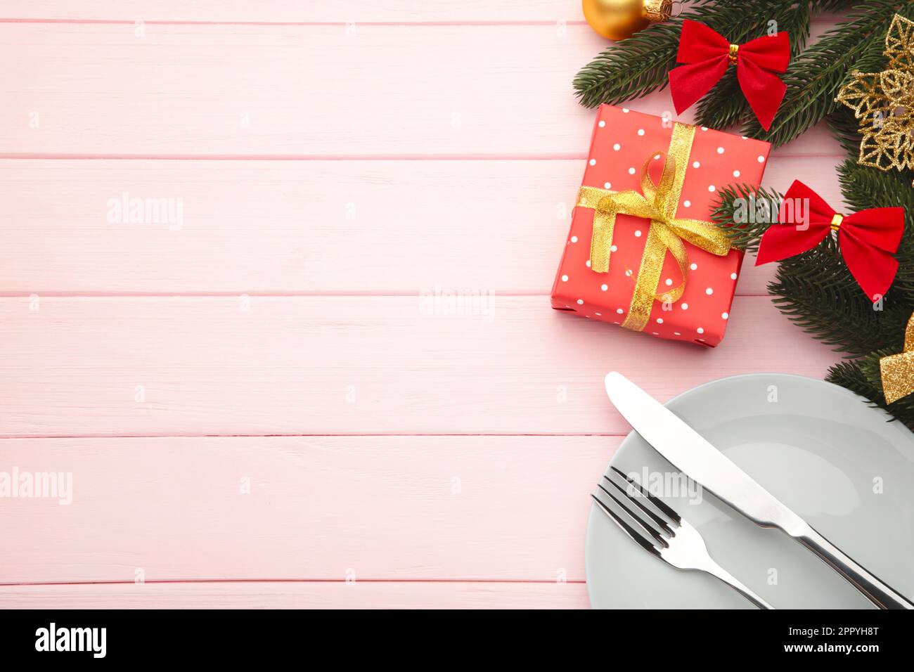 Pink ribbon dinner hi-res stock photography and images - Alamy