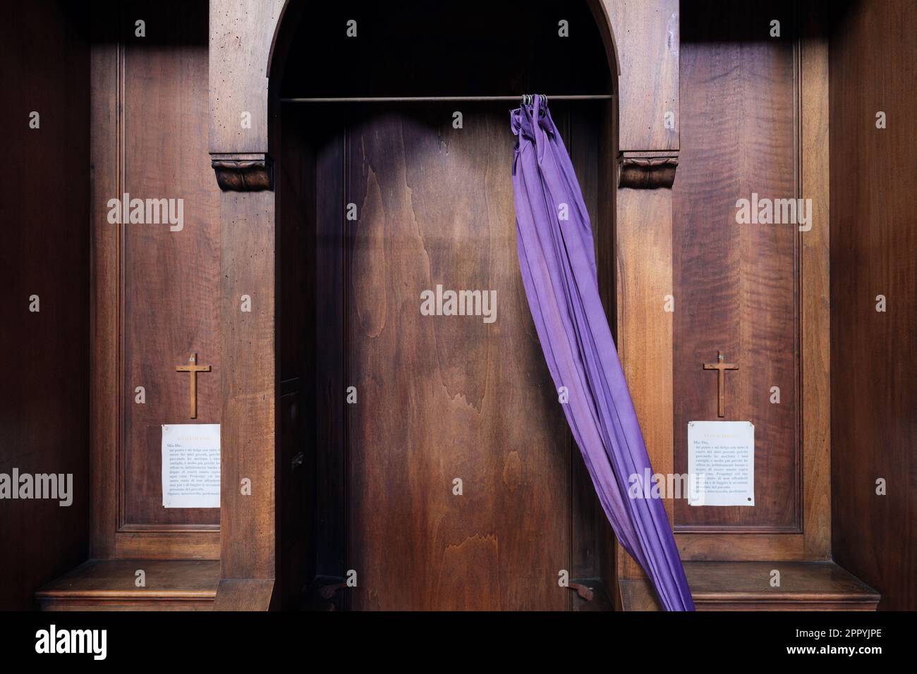 Confessional in a catholic church hi-res stock photography and images ...