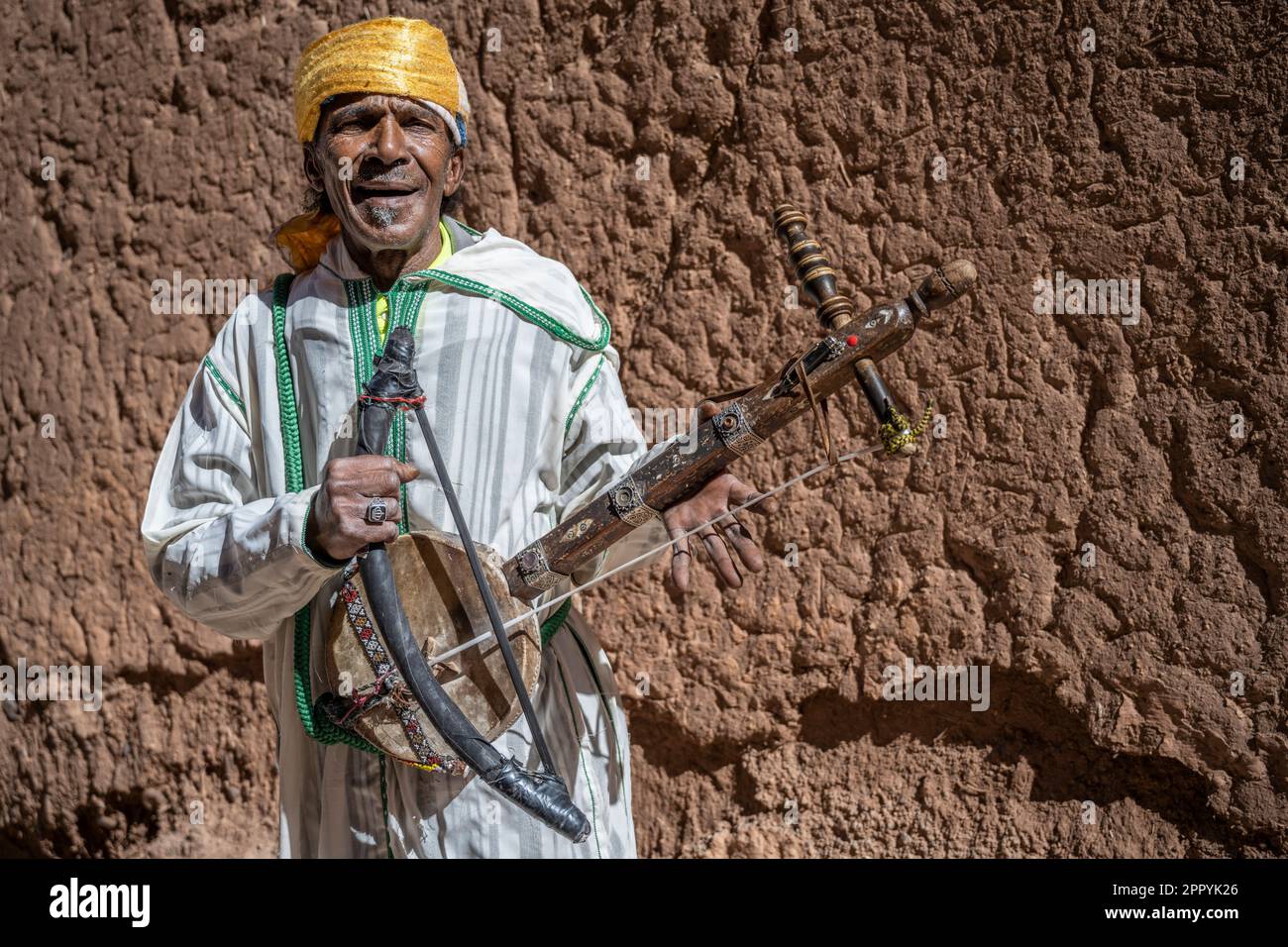Traditional berber costume hi-res stock photography and images - Alamy