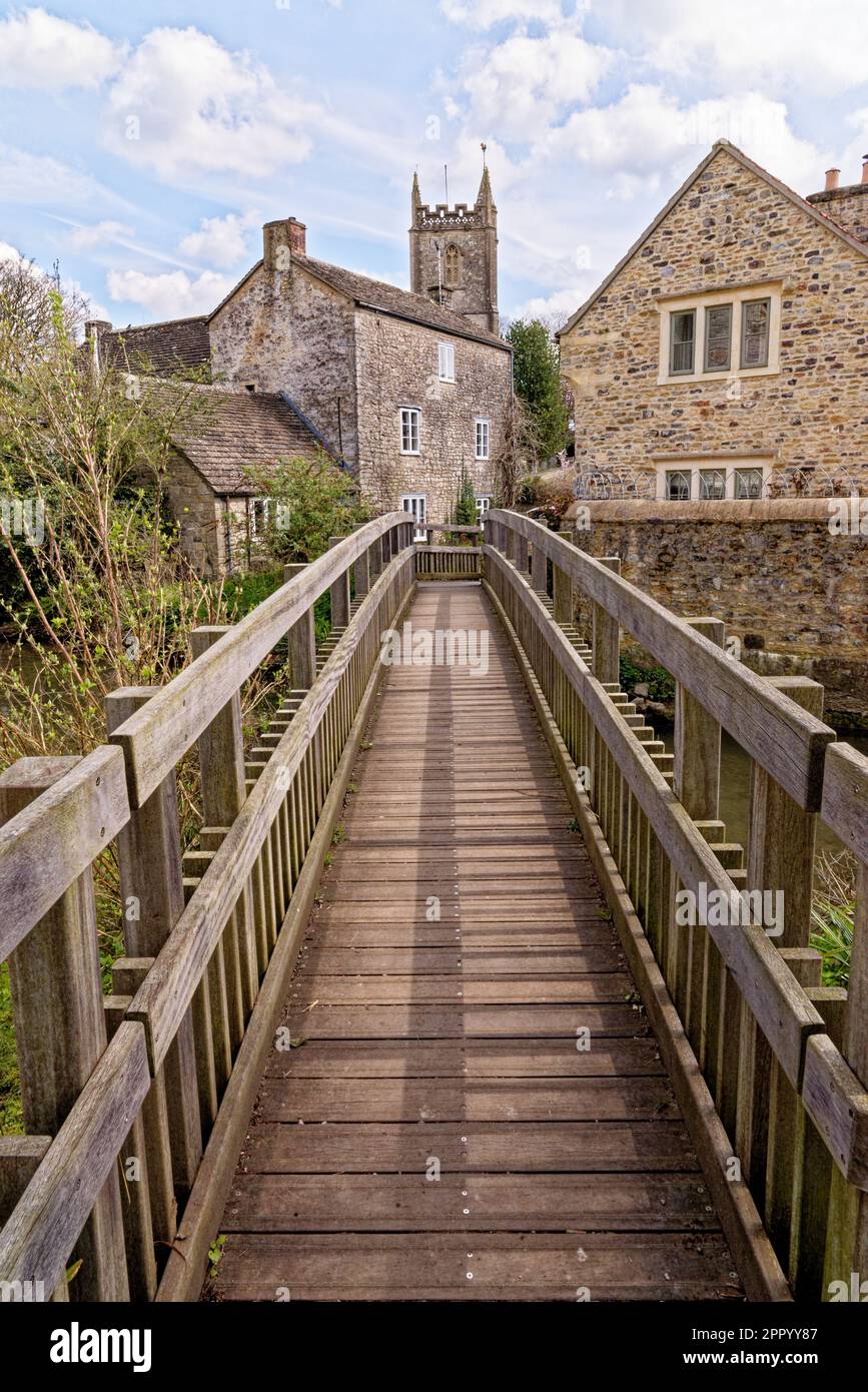 Pretty cottages and the Mells River at Nunney. Village of Nunney ...