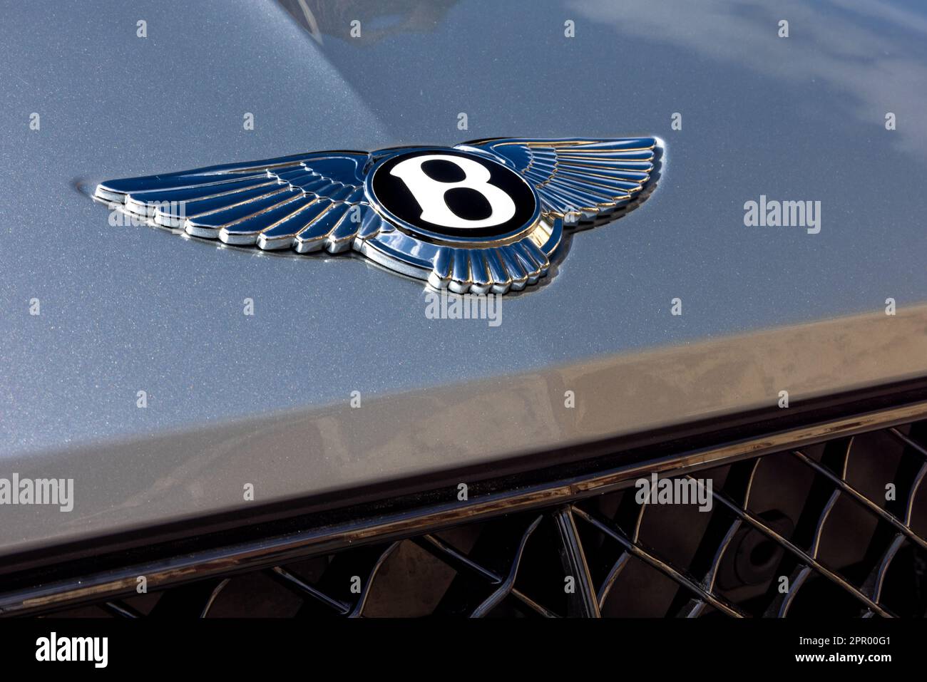 Winged bonnet hi-res stock photography and images - Alamy