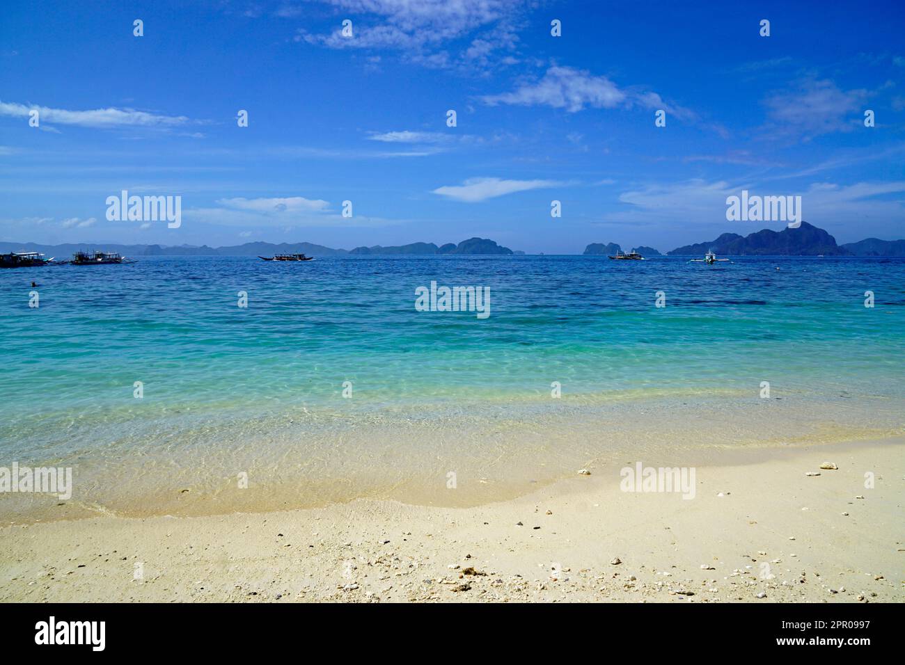 scenic landscape at tropical beach on palawan island Stock Photo - Alamy