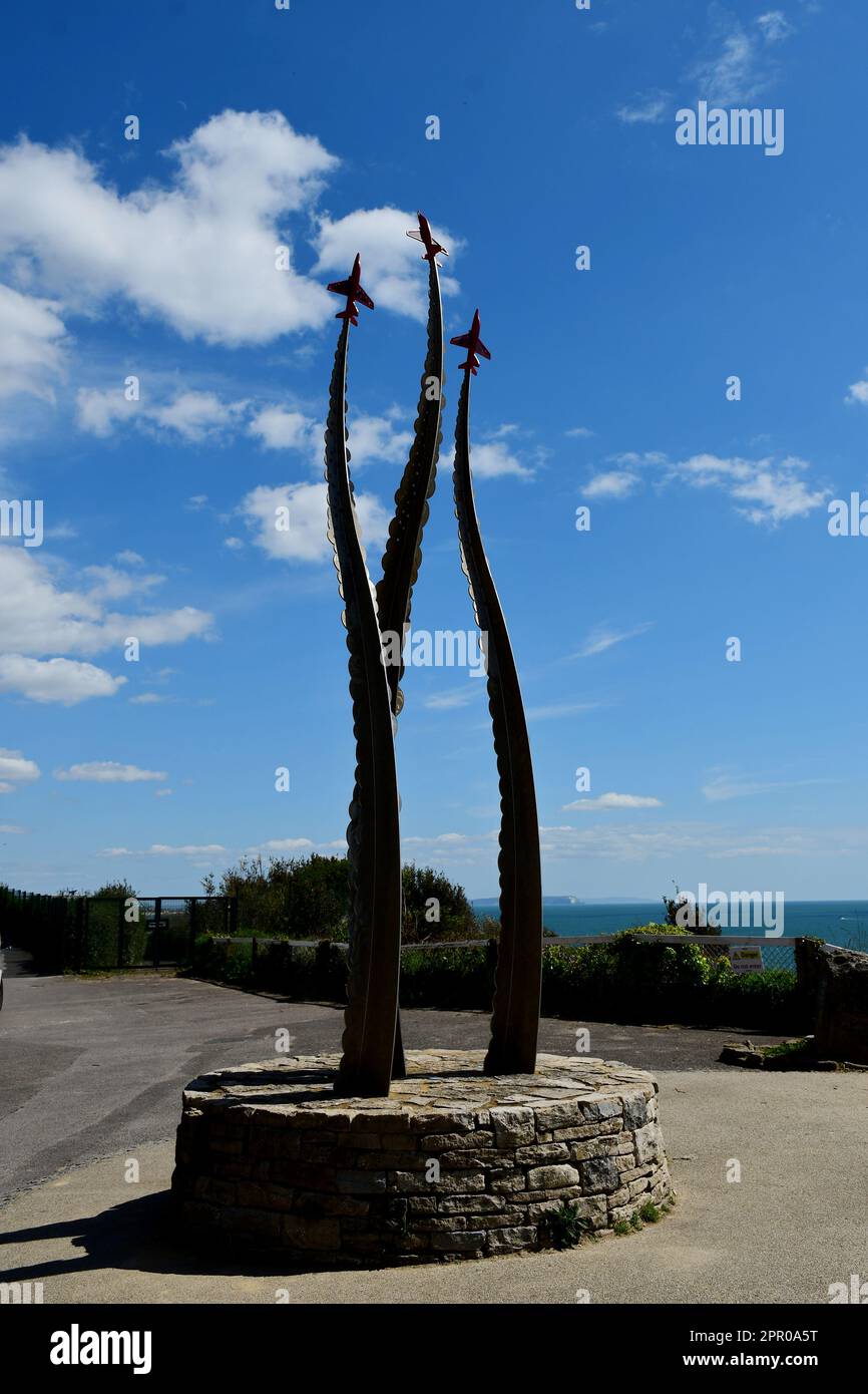 Red arrows memorial sculpture hi-res stock photography and images - Alamy