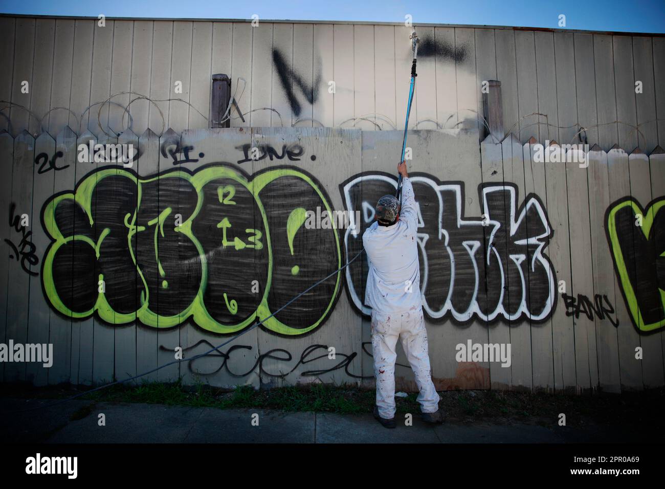 Hayward Blake, electrical painter with Keep Oakland Clean and Beautiful ...