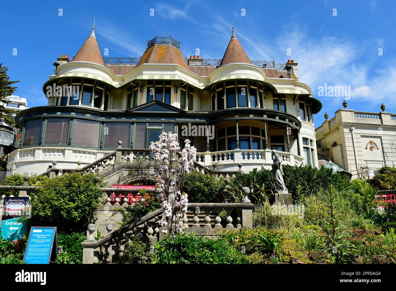 Russell coats museum hi-res stock photography and images - Alamy