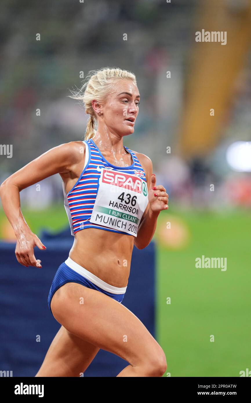 Samantha Harrison participating in the 10.000 meters at the 2022 ...