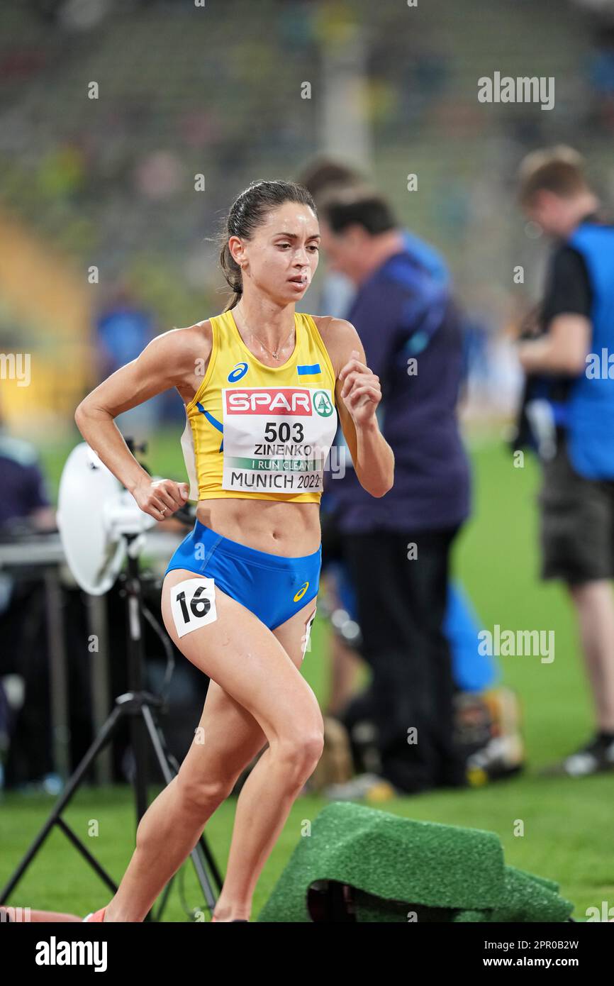 Valeriia Zinenko participating in the 10.000 meters at the 2022 ...