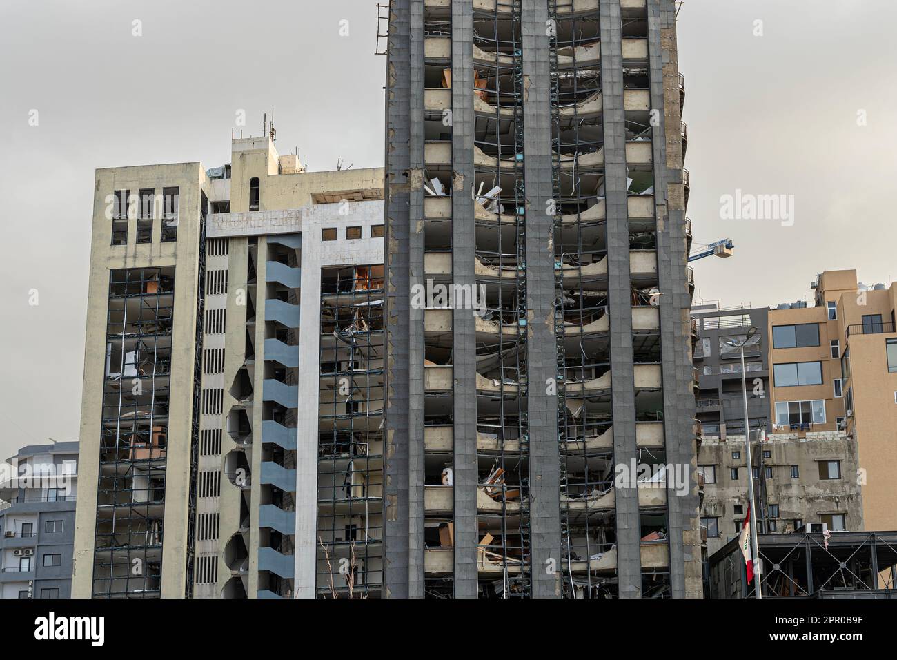 Building destroyed by explosion hi-res stock photography and images - Alamy