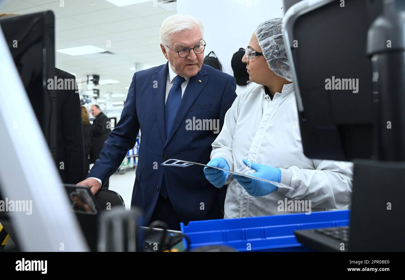 Director of federal relations hi-res stock photography and images - Alamy