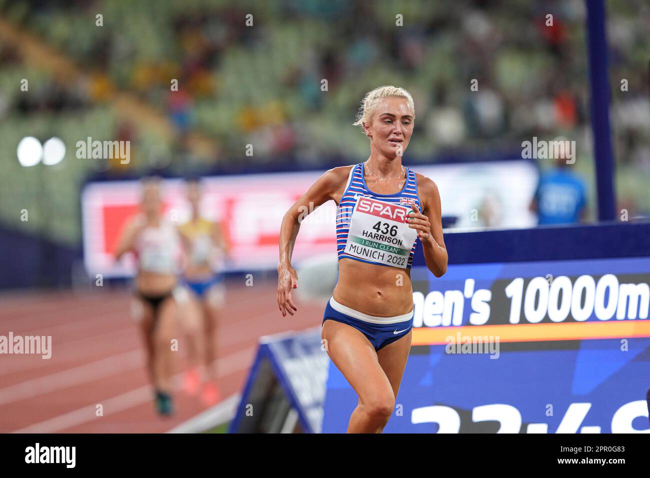 Samantha Harrison participating in the 10.000 meters at the 2022 ...