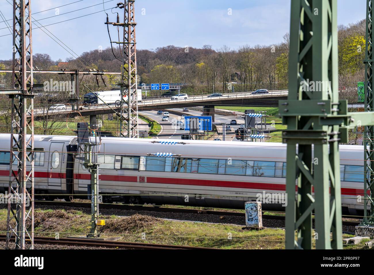 ICE train on the railway line at the Kaiserberg motorway junction, the ...