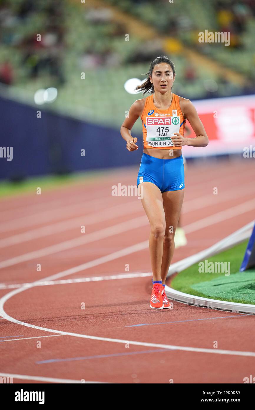 Jasmijn Lau participating in the 10.000 meters at the 2022 European ...