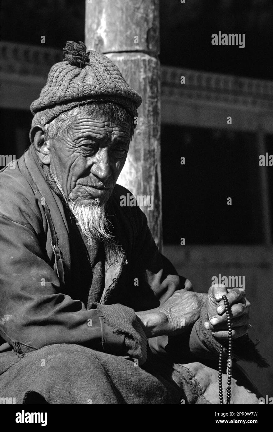LAMA (MONK) with mala (ROSARY), HEMIS GOMPA (monastery) - LADAKH, INDIA ...