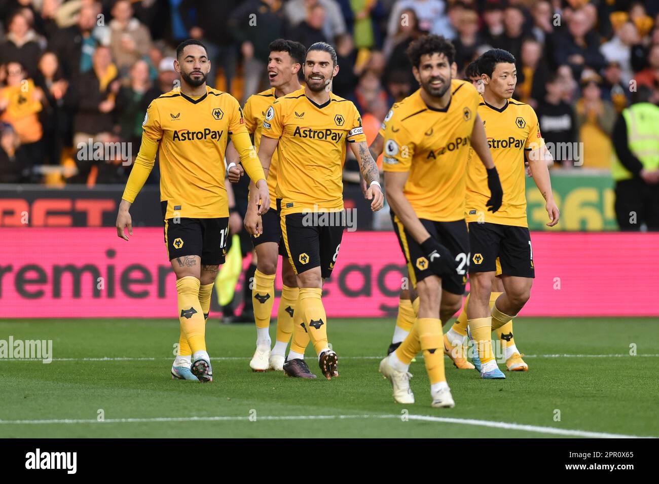 Joachim andersen wolves april 2023 hi-res stock photography and images ...