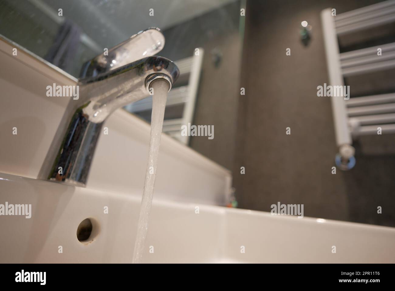 Water dripping from tap sink hi-res stock photography and images - Alamy