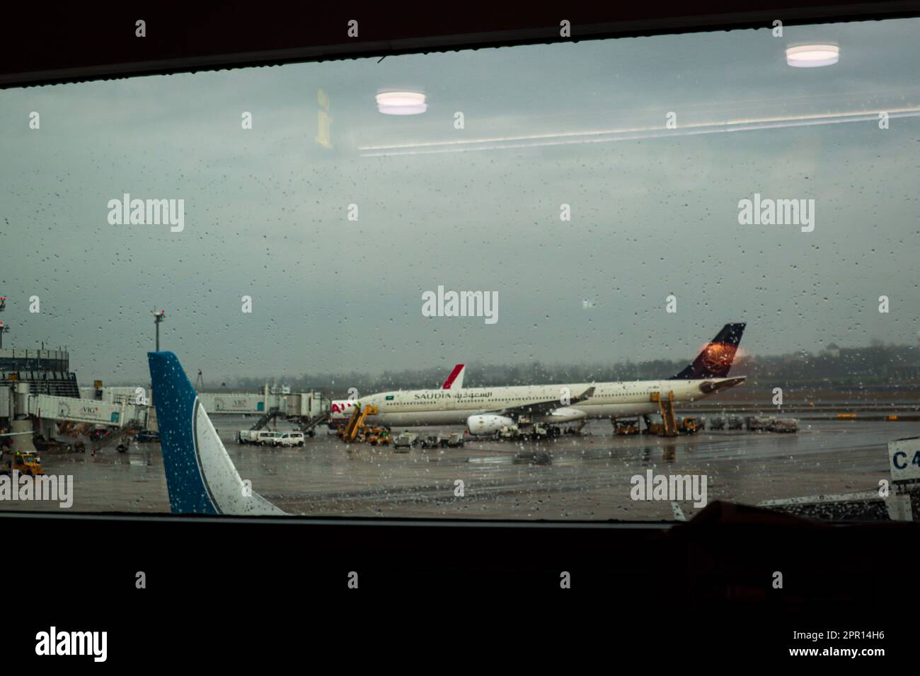 Airport operations management hi-res stock photography and images - Alamy