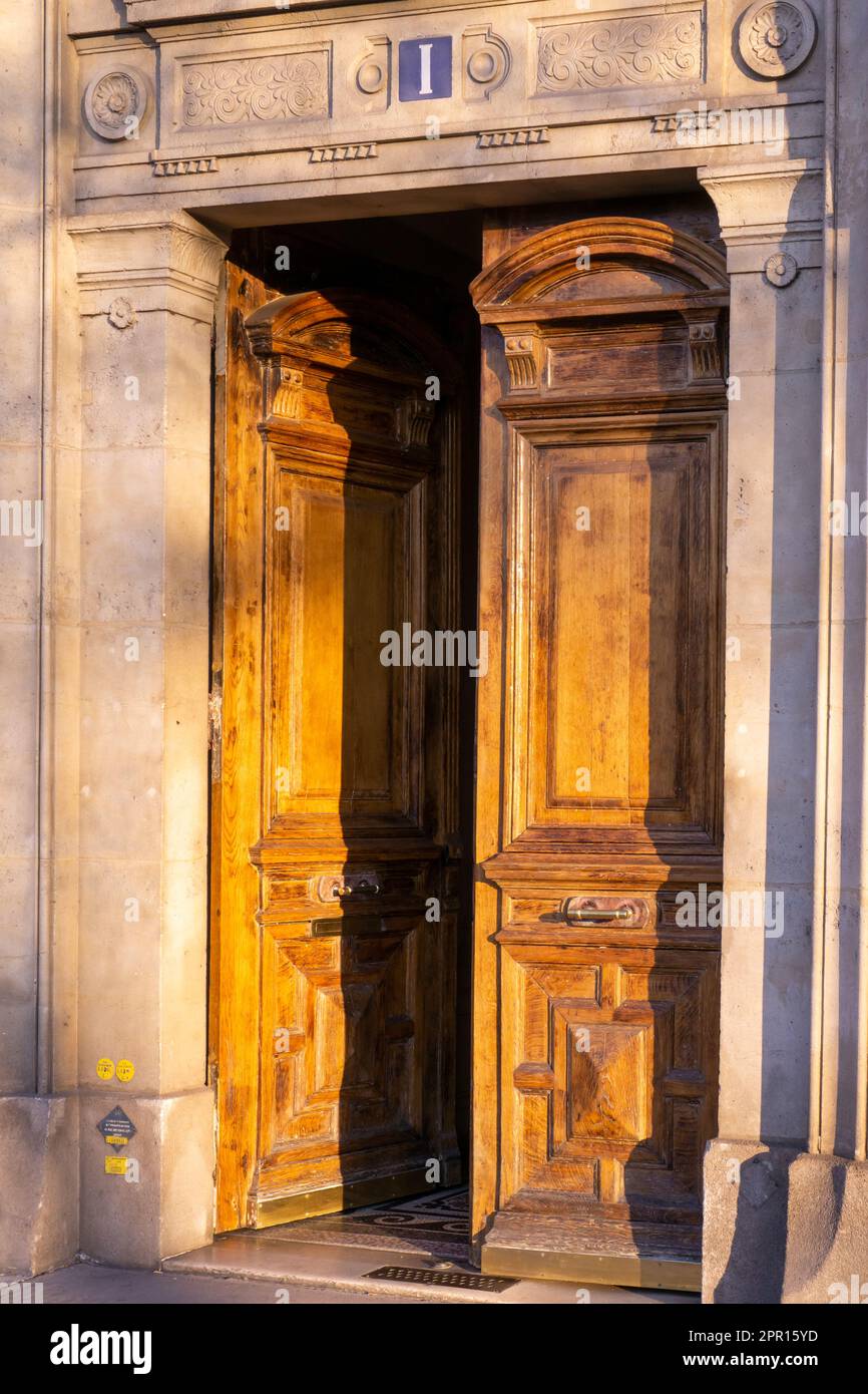 Ajar front door exterior hi-res stock photography and images - Alamy