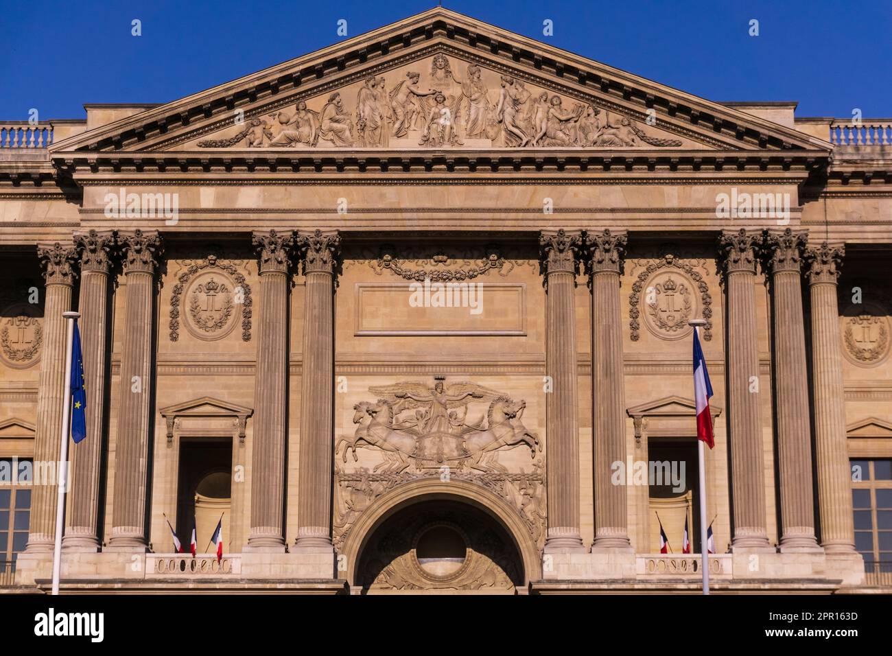 East facade louvre hi-res stock photography and images - Alamy