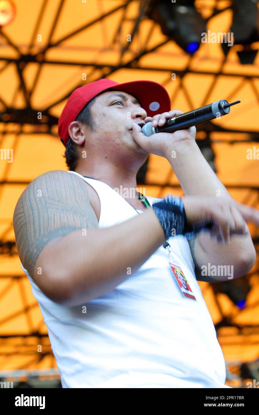 Scribe performing live at Homebake 2007, Australia’s annual outdoor ...