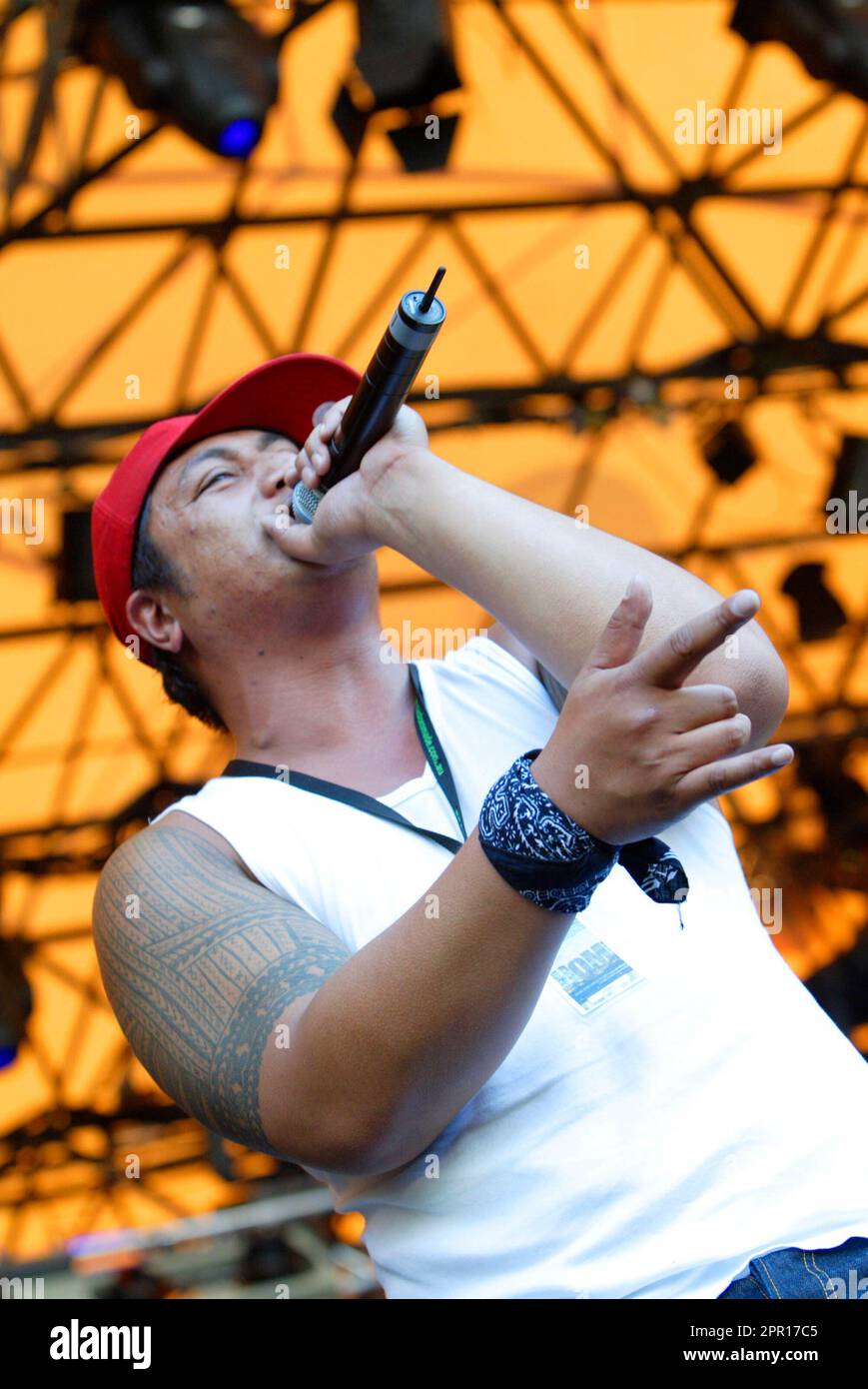 Scribe performing live at Homebake 2007, Australia’s annual outdoor ...