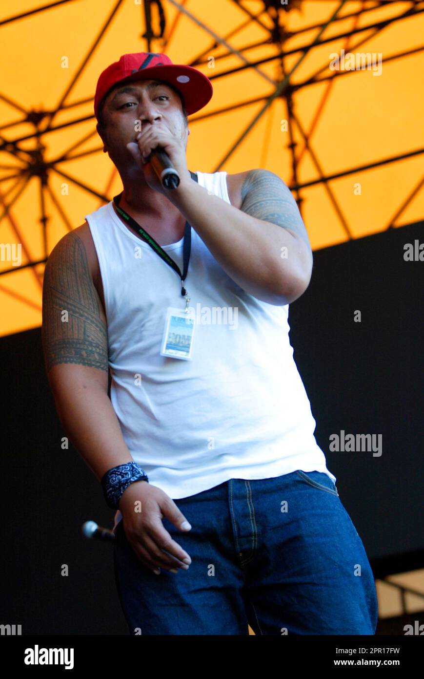 Scribe performing live at Homebake 2007, Australia’s annual outdoor ...
