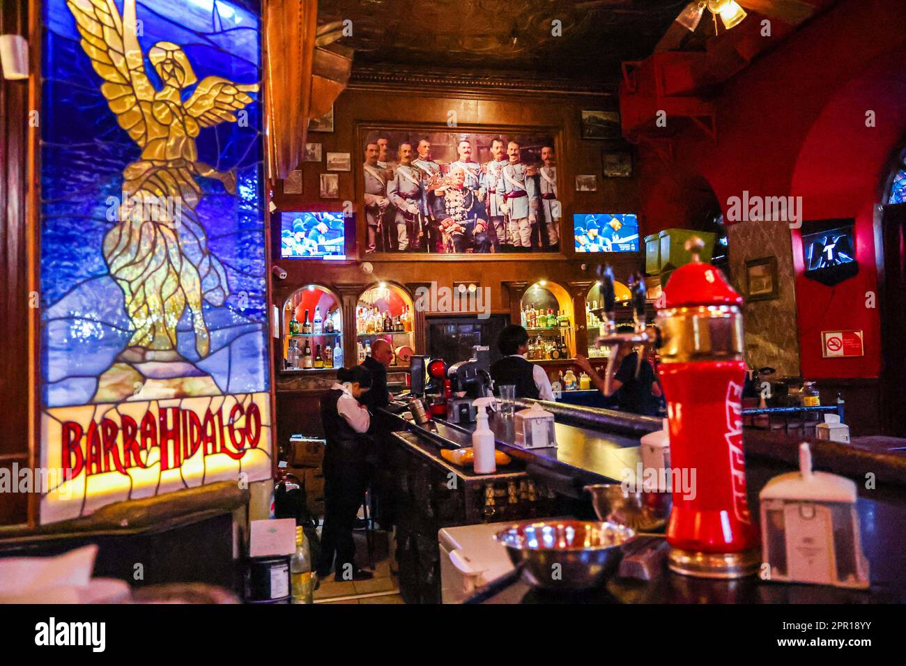 Iluminación de bar hi-res stock photography and images - Alamy