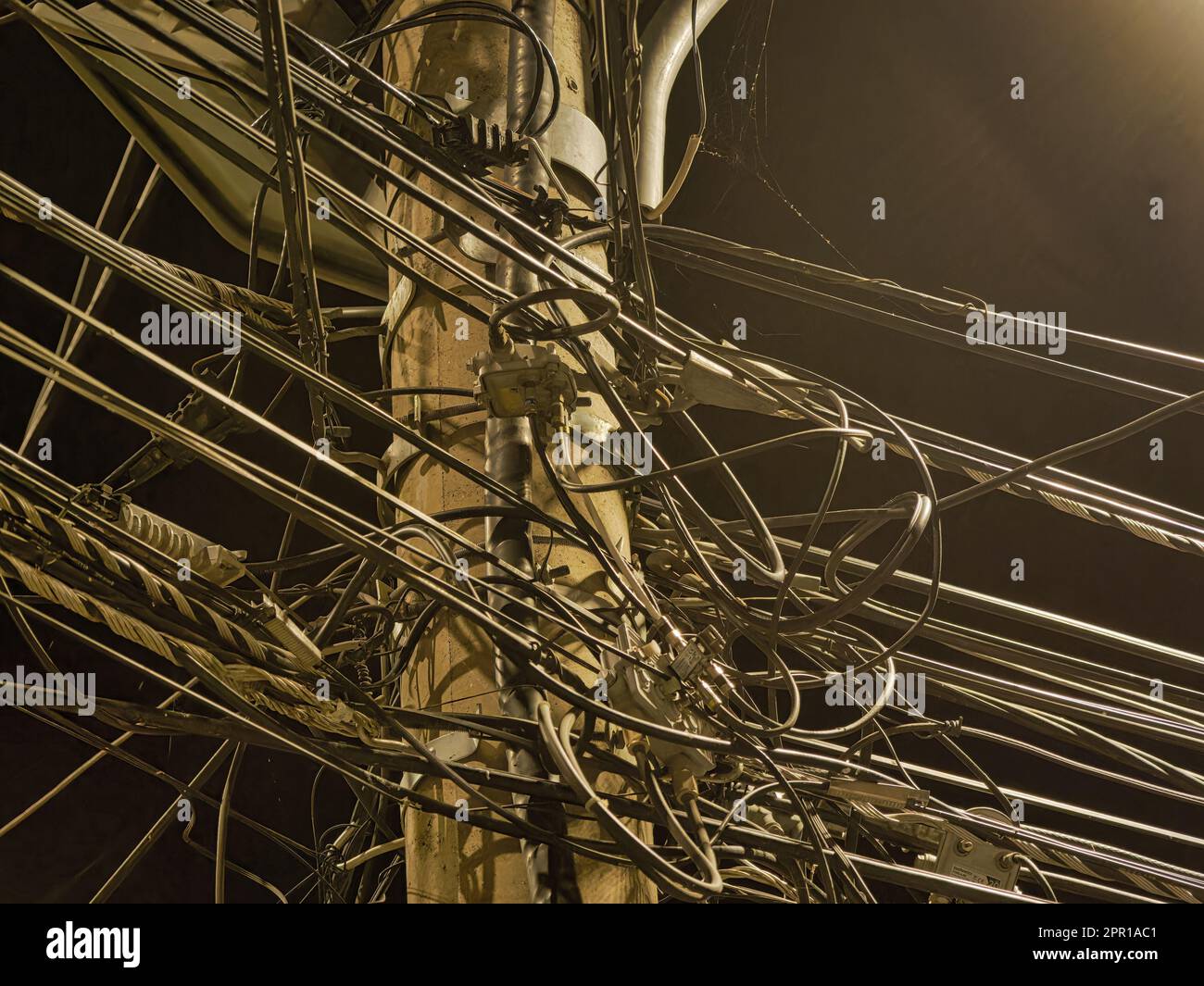 Old electric pole wires hi-res stock photography and images - Alamy