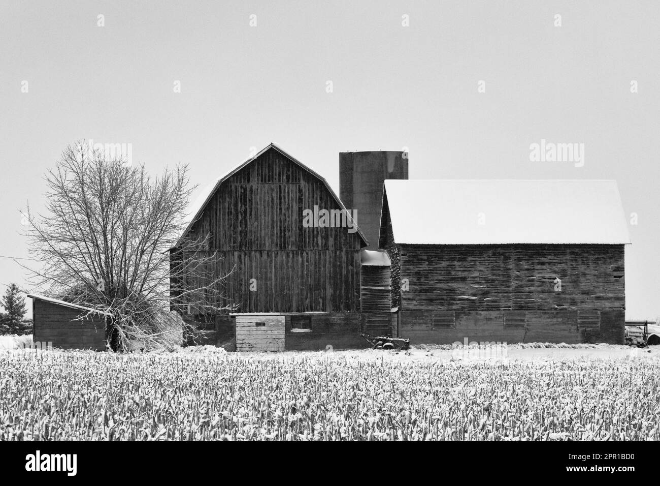 Gambrel roof hi-res stock photography and images - Alamy