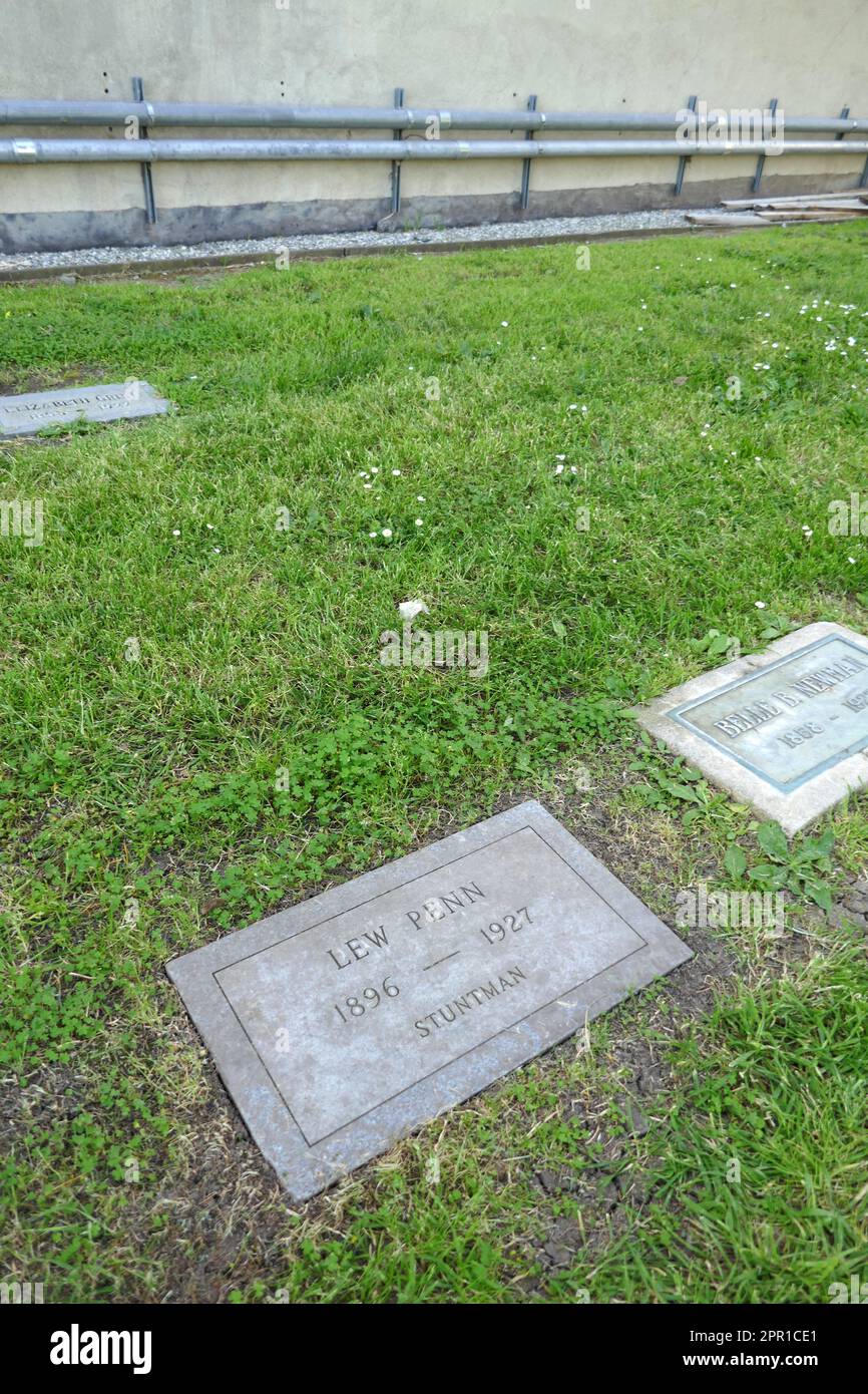 Los Angeles, California, USA 22nd April 2023 Stungman Lew Penn Grave at ...